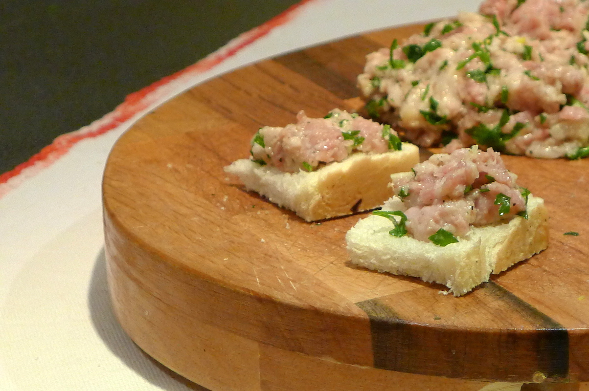 Eat Istria | Istrian pešt on toasted bread